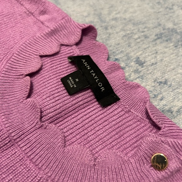 Ann Taylor | Tops | Scalloped Sweater Shell | Poshmark